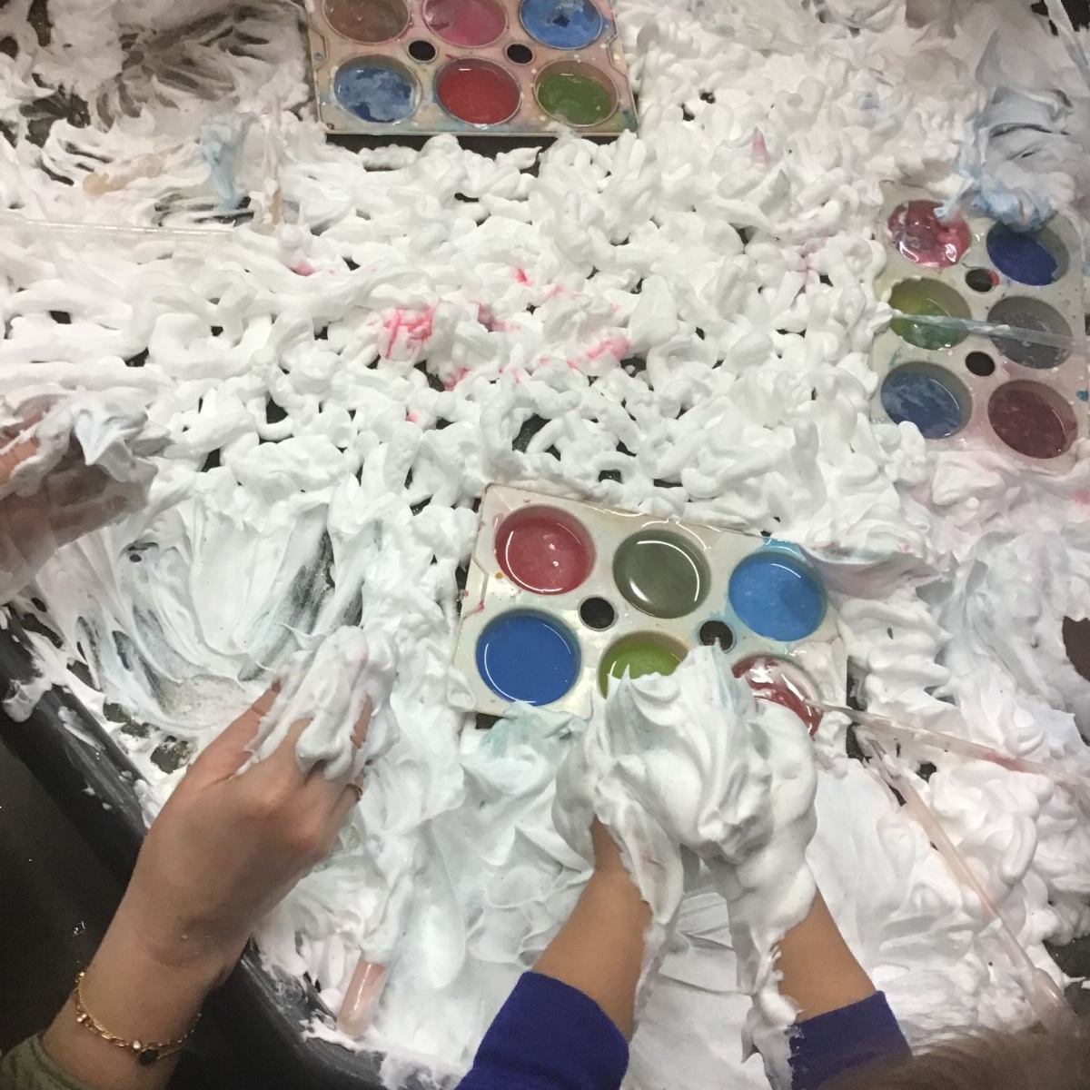 Rockmount Primary School - Messy Play Session